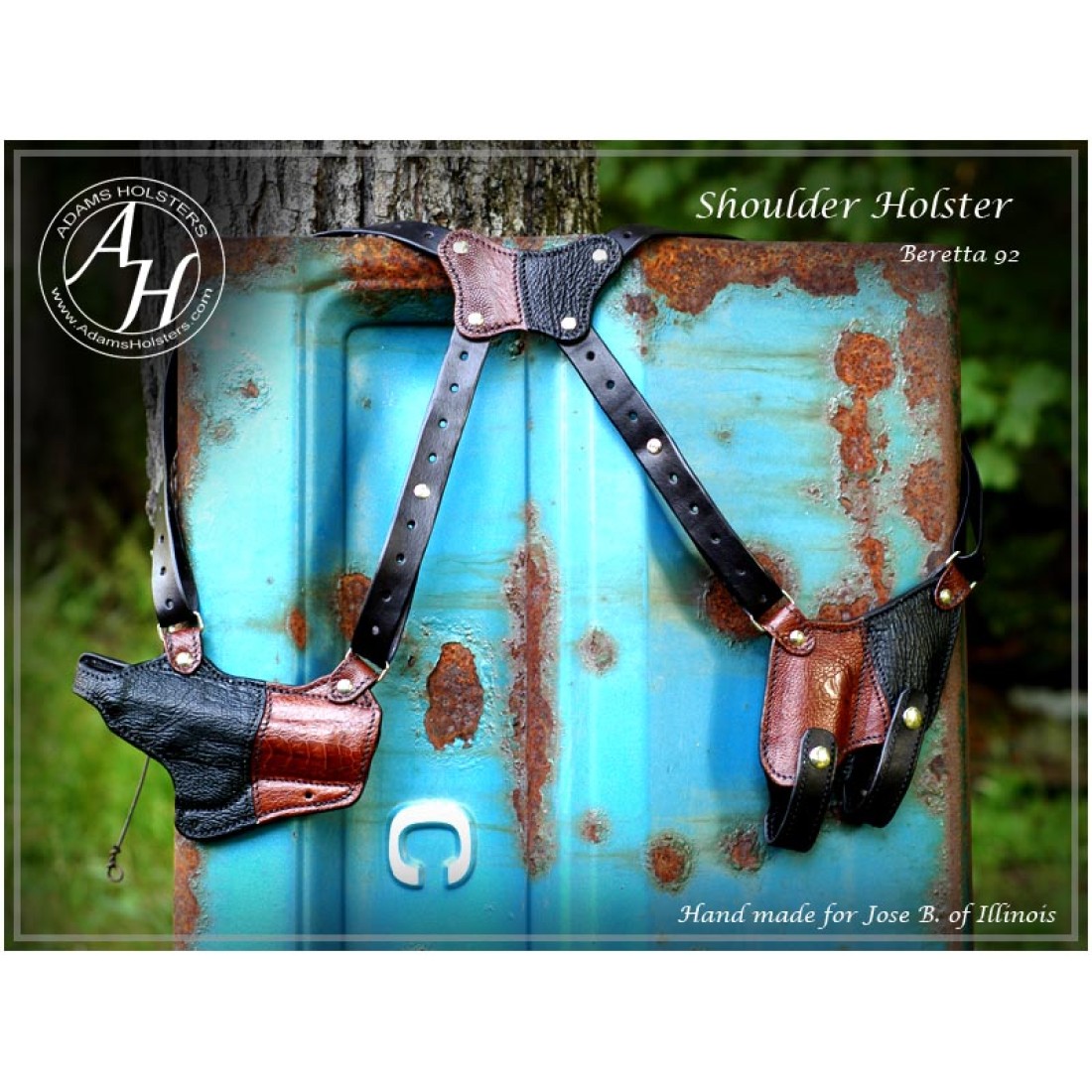 Horizontal shoulder holster